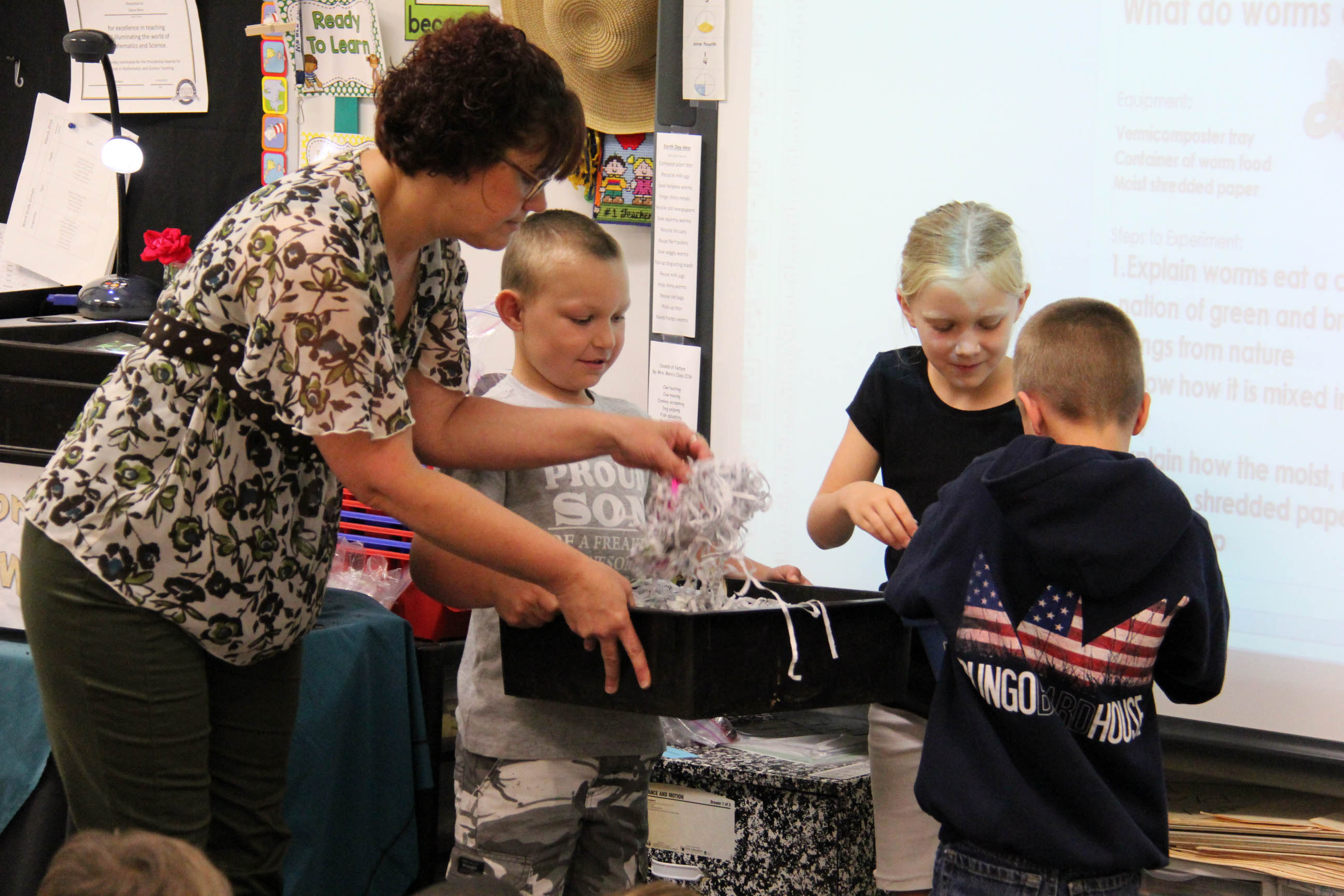Worm Wednesday brings senior citizens to Creeds Elementary - The Core