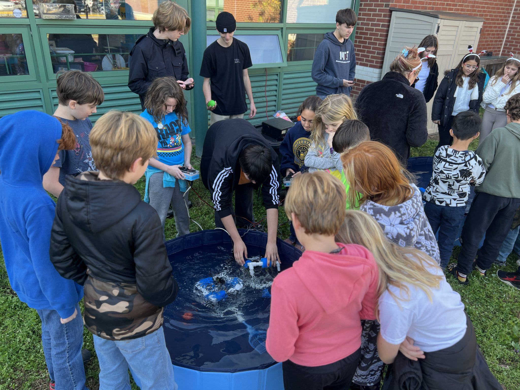 Landstown High students encourage elementary schools to take a dive ...